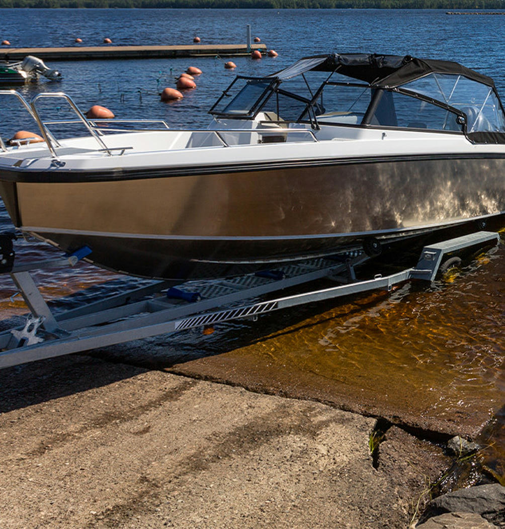How to Launch & Retrieve Your Boat : Hall's Sport Center